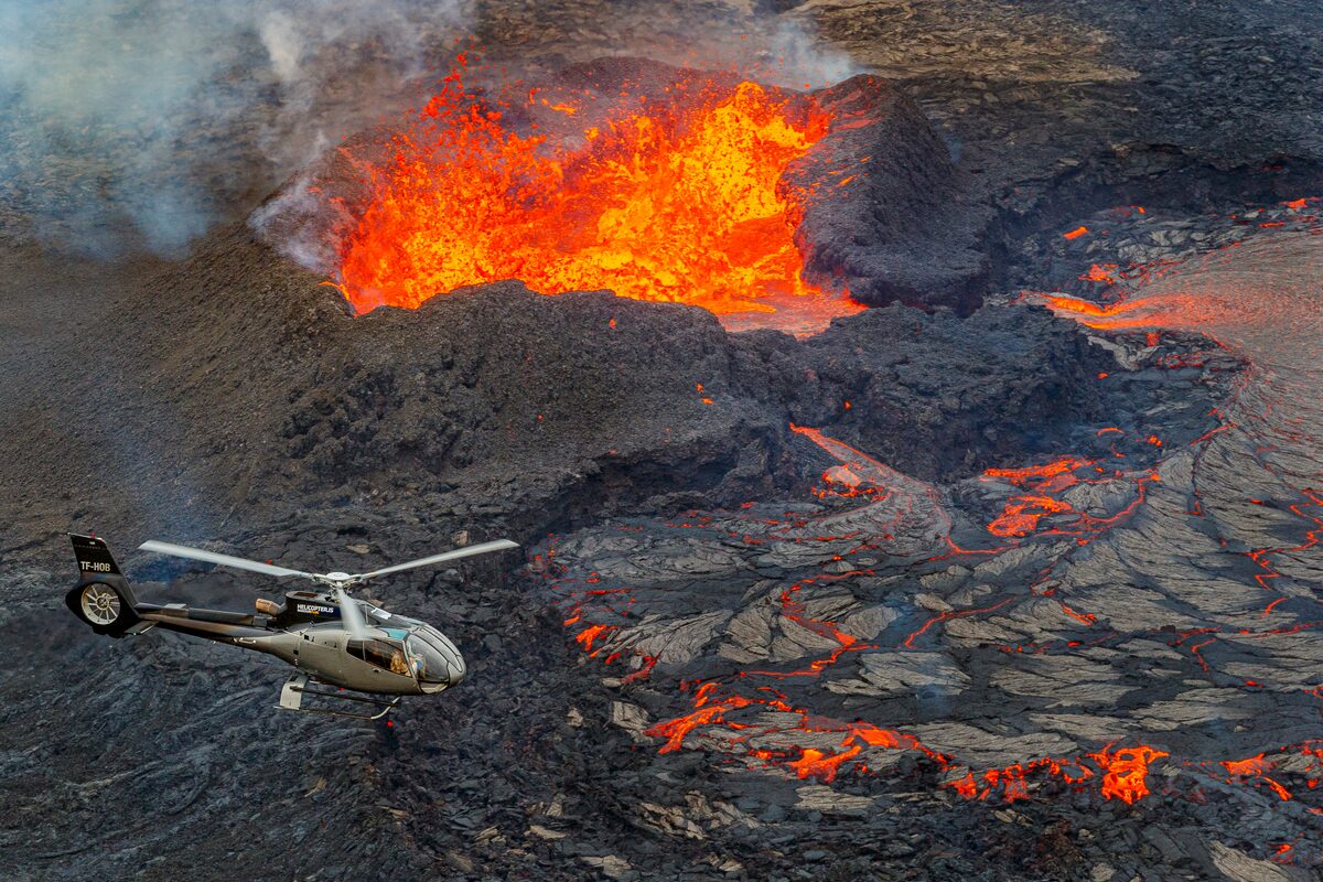 35-Minute Helicopter Tour Of Iceland’s New Volcanic Eruption