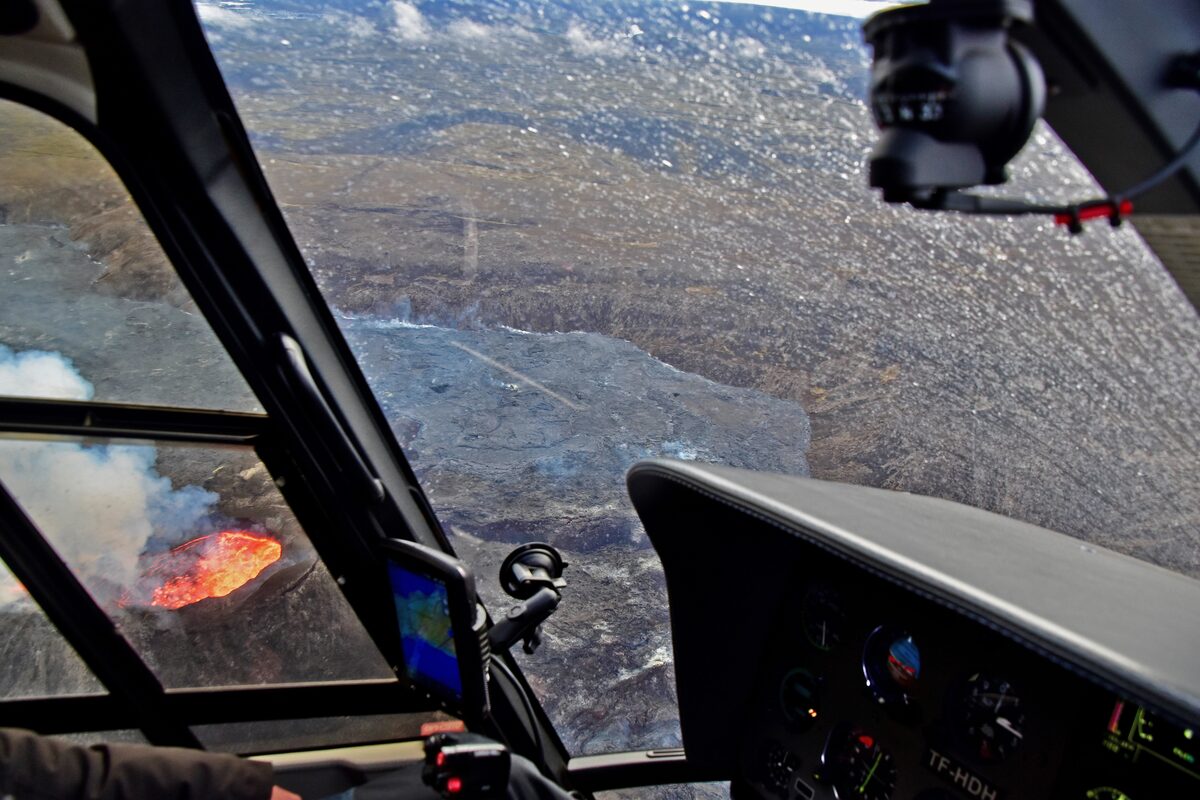 35-Minute Helicopter Tour Of Iceland’s New Volcanic Eruption