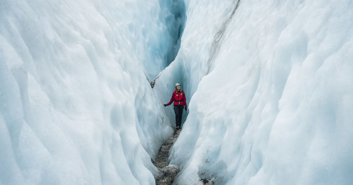 Crevasse Labyrinth: A Glacier Maze in Skaftafell